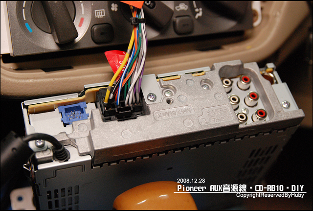 從零開始...: [DIY] Pioneer CD-RB10 AUX音源線...